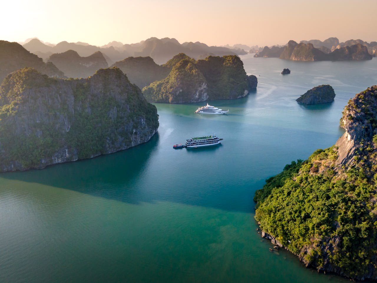 Visiter la Baie d'Halong : activités à faire et conseils pratiques